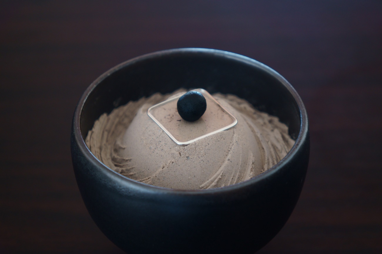 Indulge in the world of Japanese Aroma | Paulonia